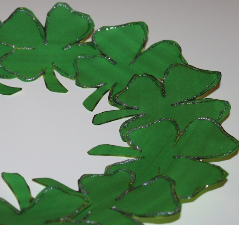 St. Patrick's Day Shamrock Wreath Craft - A Cowboy's Wife
